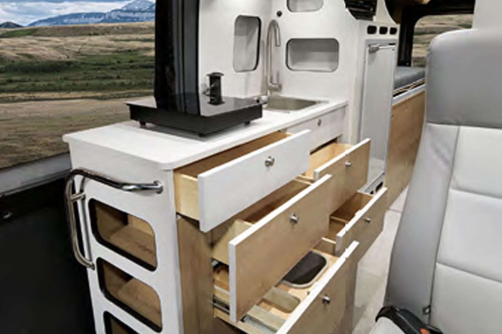 New Airstream Rangeline Touring Coach | Airstream of South Florida